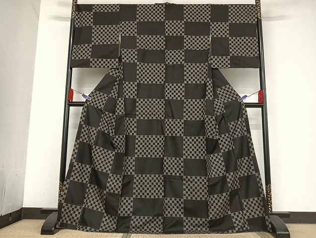 平和屋着物●極上　本場大島紬　７マルキ　市松　正絹　逸品　AAAU4256np