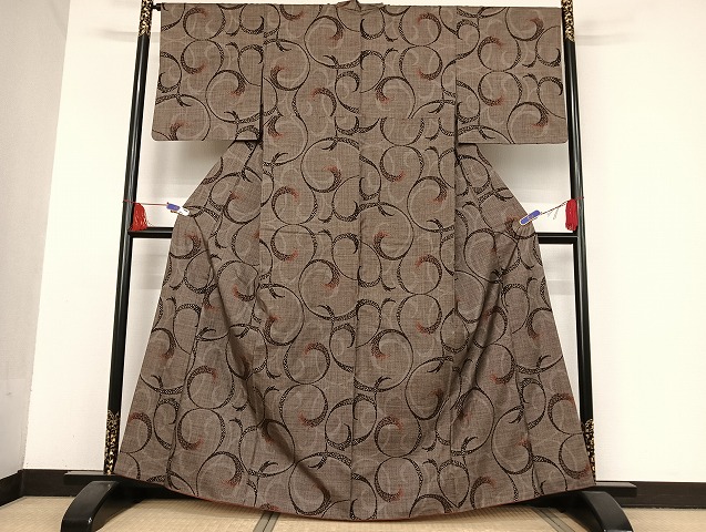 平和屋着物●本場大島紬　７マルキ　唐草　正絹　逸品　AAAU4333np