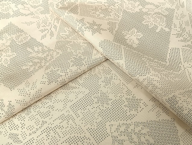 平和屋着物●本場大島紬　白大島　100亀甲　色紙花文　正絹　逸品　未使用　AAAU4381np