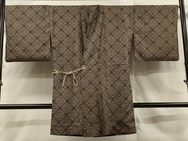 平和屋着物＃道中着　本場大島紬　泥染め　7マルキ　天井花文　ロング丈　正絹　逸品　CAAR9122id