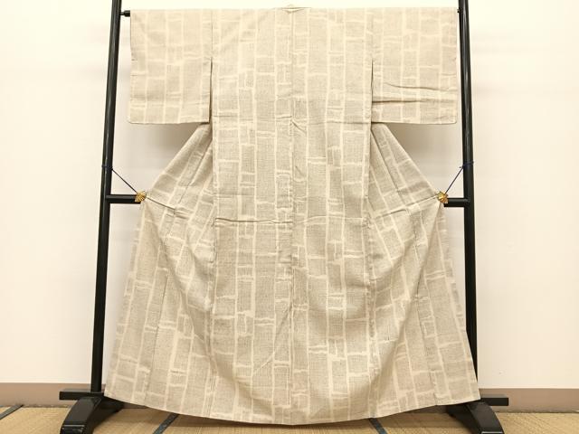 平和屋着物○結城紬 100亀甲 飛び亀甲柄 舞蝶文 正絹 逸品 AAAU8340zg