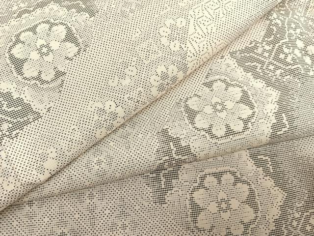 平和屋着物●本場大島紬　白大島　9マルキ　道長蜀江花文　ほていや扱い　正絹　逸品　BAAT6729hv