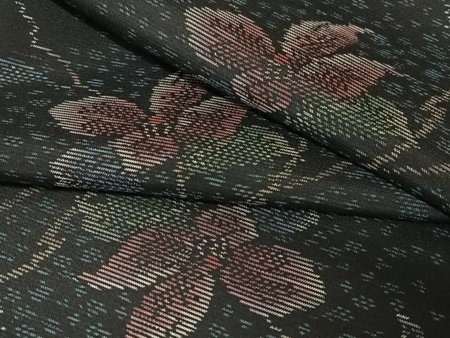 平和屋着物●本場大島紬　枝花文　黒地　さが美扱い　正絹　逸品　未使用　AAAW9079zg