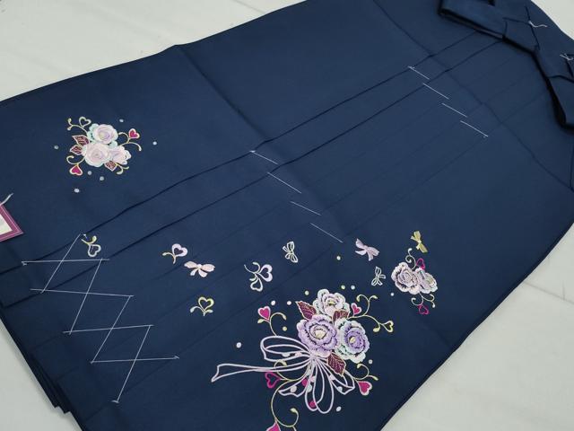 平和屋着物●女性　行灯袴　総刺繍　花唐草文　留紺色　卒業式　洗える着物　未使用　　CAAU9800vf