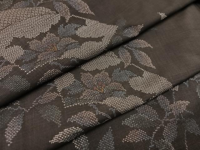 平和屋着物○本場大島紬 カタス7マルキ 枝花文 正絹 逸品 AAAZ7645ph