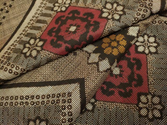 平和屋着物●本場大島紬　龍郷絣　花菱文　正絹　逸品　未使用　DAAV3200du