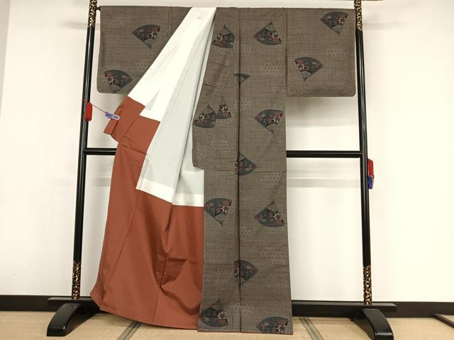 平和屋着物○本場大島紬 純泥染め カタス7マルキ 扇草花文 井田