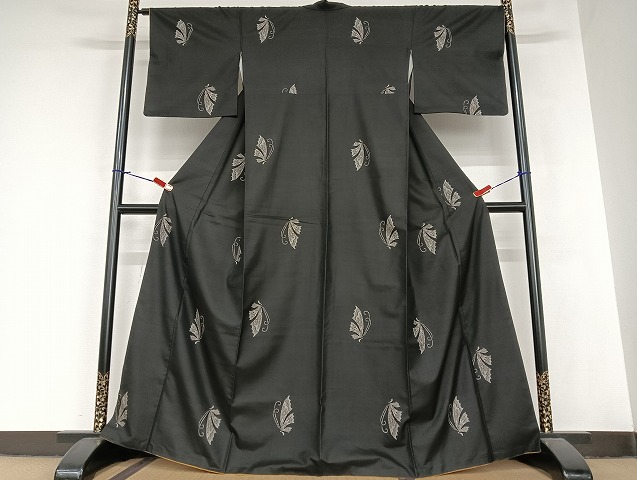 平和屋着物●本場大島紬　地空き　カタス9マルキ　舞蝶文　正絹　逸品　AABA0434zg