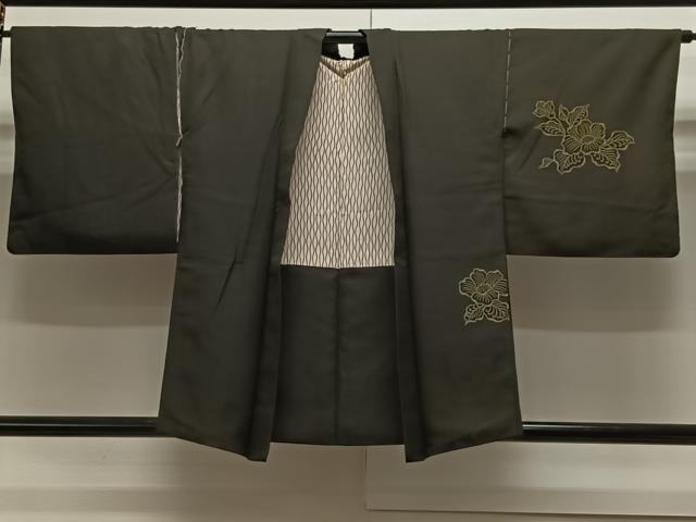 平和屋着物＃羽織　刺繍　草花文　黒地　正絹　逸品　CAAX7880ua