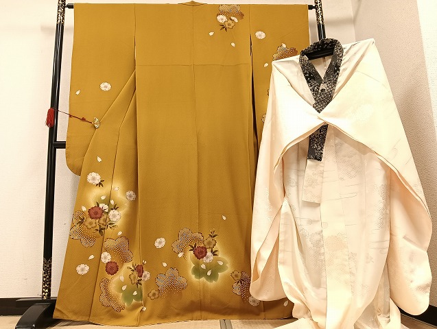 平和屋着物●豪華振袖・長襦袢(無双仕立て)セット　舞桜文　暈し染め　金彩　正絹　逸品　AABB6319ph