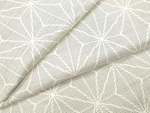 平和屋着物●本場大島紬　白大島　7マルキ　麻の葉文様　正絹　逸品　CAAZ0806vf