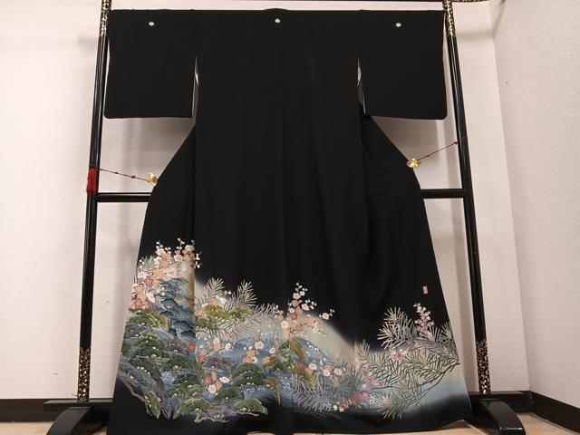 平和屋着物●十日町友禅作家　岡村蒼風　黒留袖　浜松枝花文　暈し染め　正絹　逸品　AABC4475ph