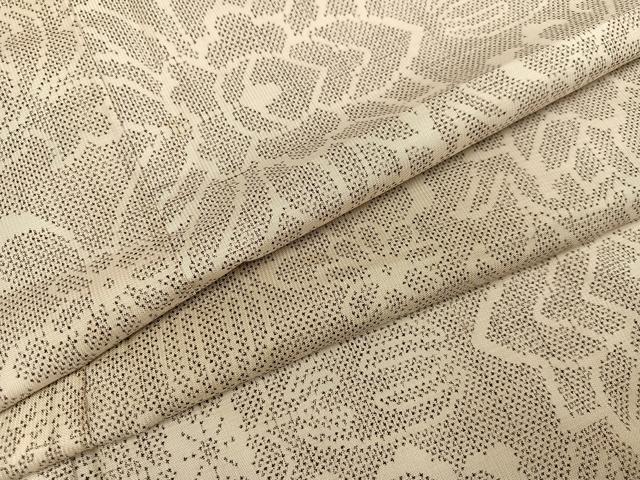 平和屋着物●本場大島紬　白大島　一元7マルキ　花唐草文　正絹　逸品　AABC6812ph