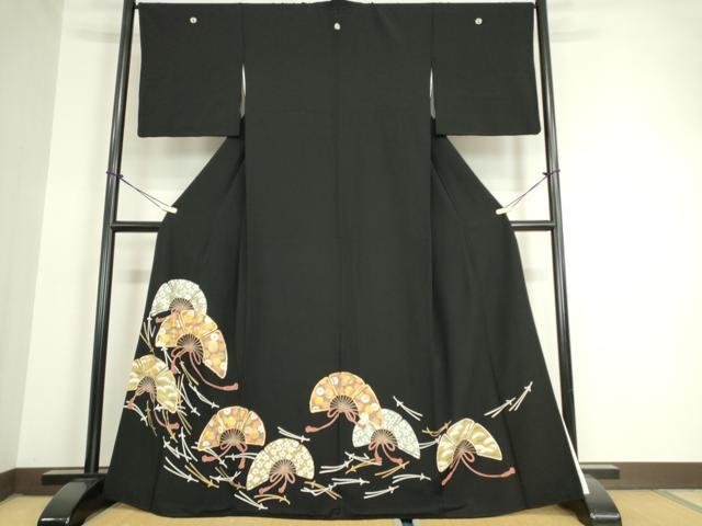 平和屋着物●豪華黒留袖　駒刺繍　扇面花文　金彩　正絹　逸品　DAAY9384az