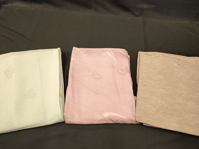 平和屋本店■色無地 まとめて 3点 花柄 さざ波 亀甲 青海波 地紋 など 着用可能多数 全て正絹 ppp3291