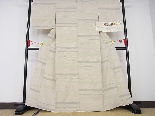 平和屋着物○本場結城紬 重要無形文化財 100亀甲 雲文 正絹 逸品