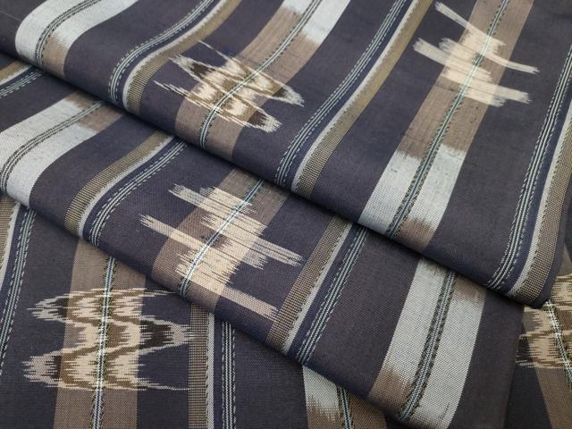 平和屋着物●本場琉球絣　紬　流水文　正絹　逸品　AAAM4243ck