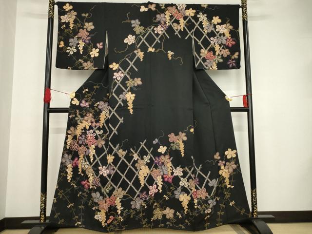 平和屋着物●訪問着　刺繍　葡萄唐草文　黒地　正絹　逸品　AAAT0853ck