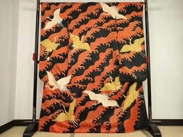 平和屋着物●豪華振袖　駒刺繍　立波飛鶴文　黒地　金彩　正絹　逸品　AAAT2225ck