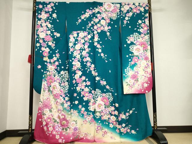 平和屋着物●豪華振袖　刺繍　舞花文　暈し染め　金糸　金彩　銀通し地　正絹　逸品　AAAT2242ck