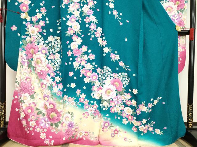 平和屋着物○豪華振袖 刺繍 草花文 暈し染め 金彩 銀通し地