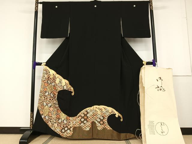 平和屋着物●銀座きしや　総刺繍　黒留袖　中国三大刺繍　相良刺繍　立波吉祥花文　金糸　たとう紙付き　正絹　逸品　AAAT3042np