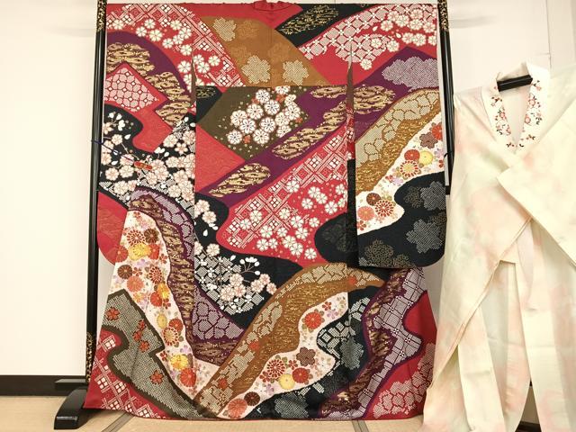 平和屋着物●豪華振袖・長襦袢セット　駒刺繍　草花文　金彩　銀通し地　正絹　逸品　AAAT3155np