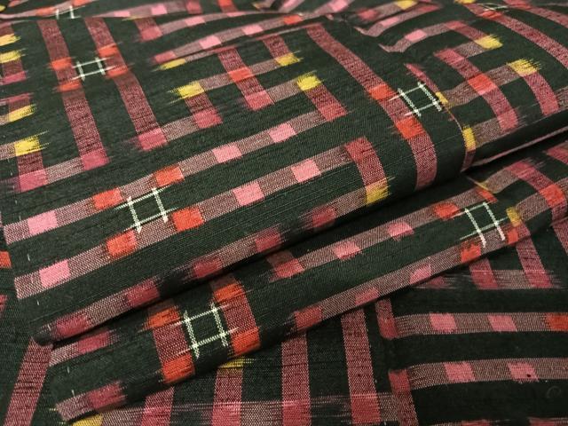 平和屋着物●上質な紬　秋名バラ柄　黒地　正絹　逸品　AAAU0029np