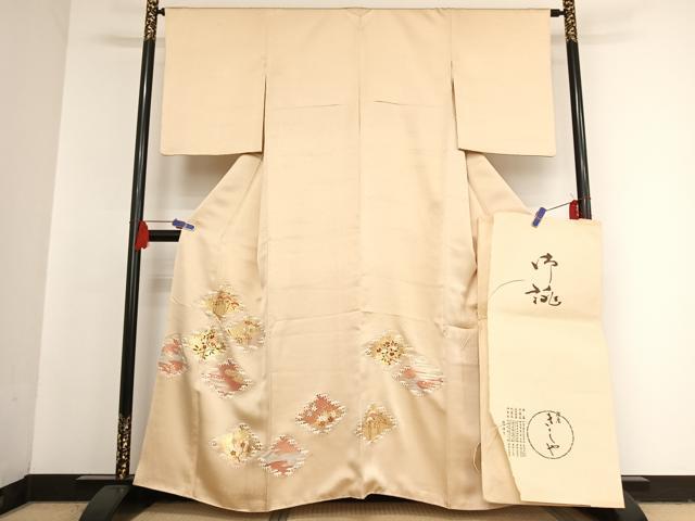 平和屋着物●銀座きしや　色留袖　駒刺繍　笹取草花文　金糸　金彩　たとう紙付き　正絹　逸品　AAAU0052np