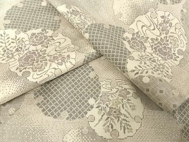 平和屋着物●本場大島紬　白大島　９マルキ　雪輪花文　正絹　逸品　AAAU0109np