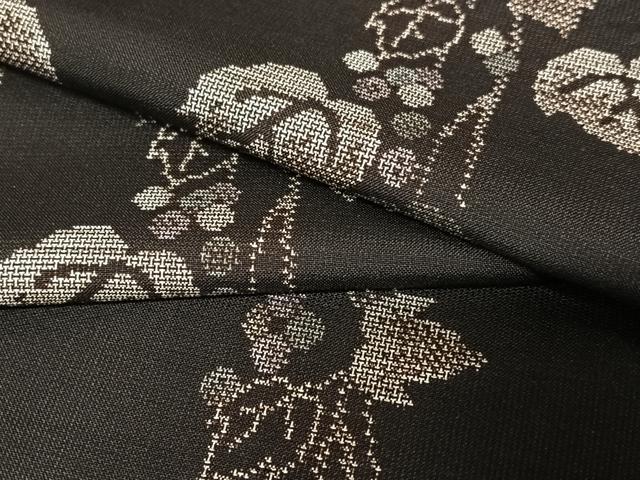 平和屋着物●本場大島紬　9マルキ　葡萄蔦の葉文　正絹　逸品　AAAU8036zg