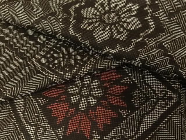 平和屋着物●本場大島紬　龍郷絣　花菱文　正絹　逸品　AAAU8161zg