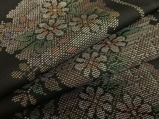 平和屋着物●本場大島紬　泥染め　9マルキ　雪輪重ね花文　黒地　正絹　逸品　AAAU8305zg