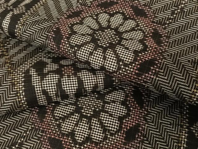 平和屋着物●本場大島紬　龍郷絣　舞葉文　正絹　逸品　AAAU8441zg