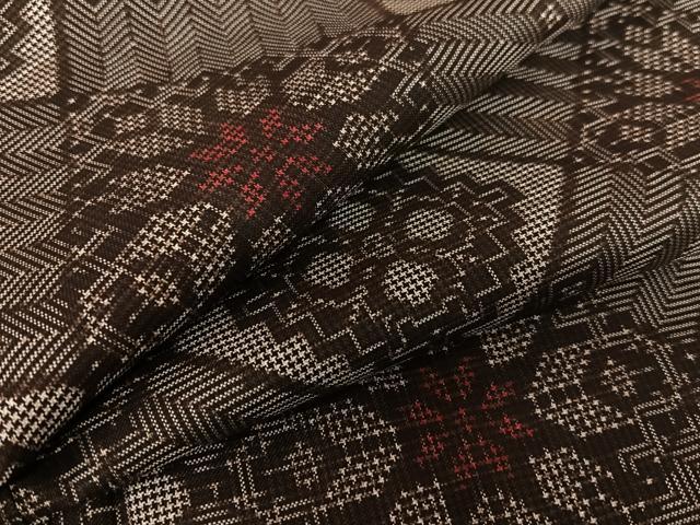 平和屋着物●本場大島紬　龍郷絣　花菱文　正絹　逸品　AAAU8443zg