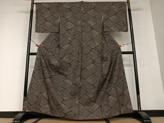 平和屋着物●本場大島紬　泥染め　7マルキ　花菱文　正絹　逸品　AAAV7115zg