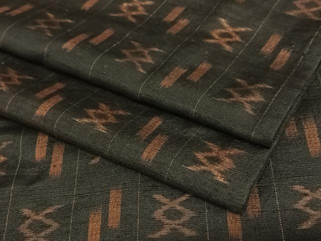 平和屋着物●国指定重要無形文化財　本場久米島紬　手織　間道　正絹　逸品　AAAV7192zg