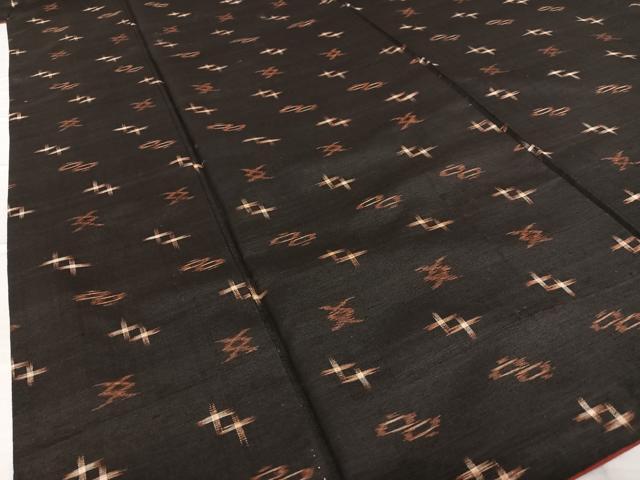 平和屋着物○国指定重要無形文化財 本場久米島紬 手織 飛鳥