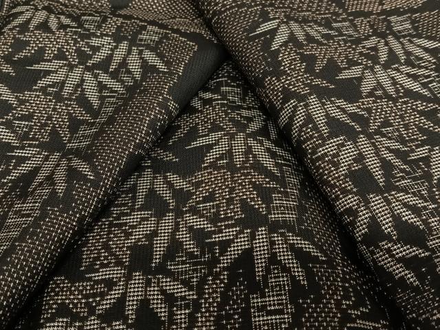 平和屋着物●本場大島紬　9マルキ　色紙重ね流水笹竹文　黒地　正絹　逸品　AAAV7370zg