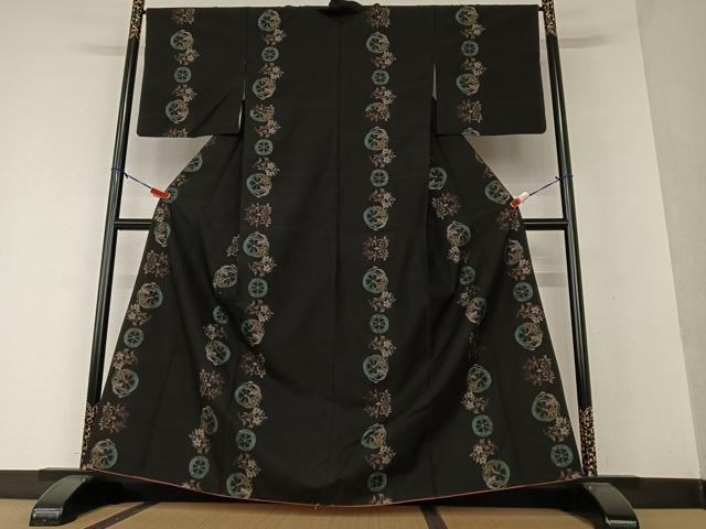 平和屋着物○本場大島紬 カタス9マルキ 地空 源氏車花文 黒地