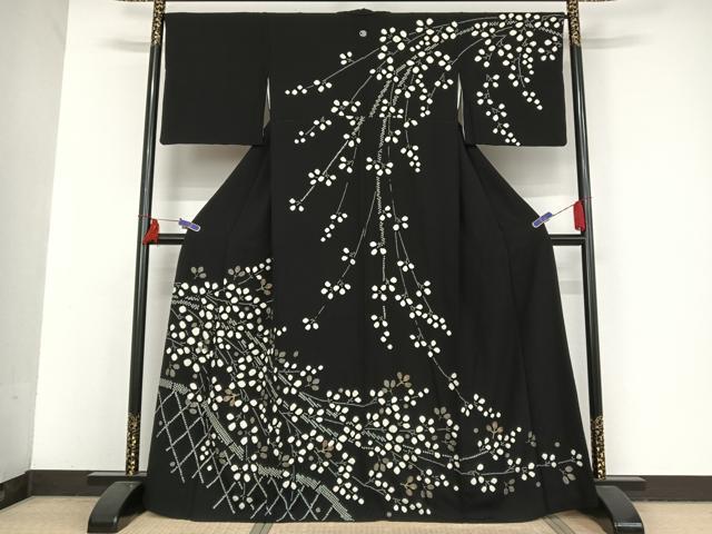 平和屋着物●訪問着　絞り　枝葉文　黒地　金彩　正絹　逸品　AAAV9032np