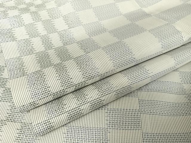 平和屋着物●本場大島紬　白大島　9マルキ　幾何学文　正絹　逸品　AAAV9181np