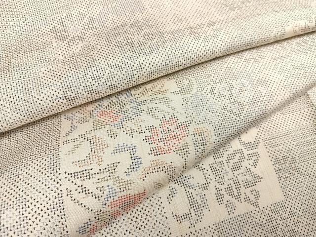 平和屋着物●本場大島紬　白大島　120亀甲　更紗文様　正絹　逸品　AAAV9416ph