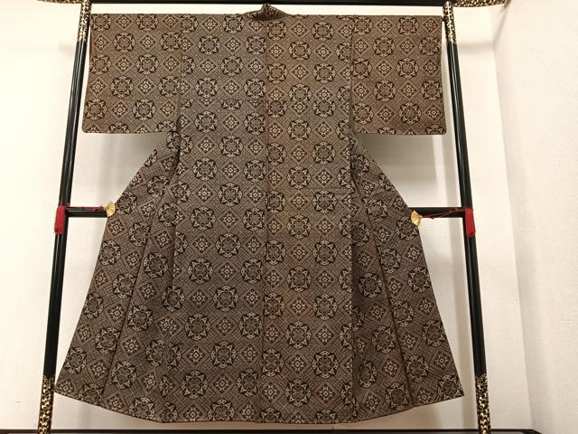 平和屋着物○本場大島紬 龍郷絣 花菱文 正絹 逸品 AAAV9436ph