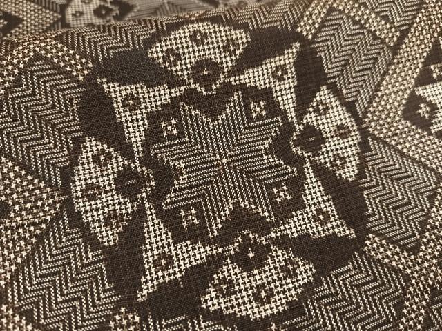 平和屋着物○本場大島紬 龍郷絣 花菱文 正絹 逸品 AAAV9436ph