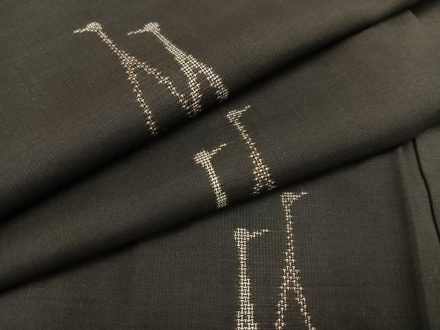 平和屋着物●本場大島紬　9マルキ　地空き　群鳥　ますいわ屋扱い　正絹　逸品　AAAW1807ph