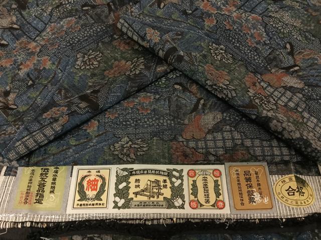 平和屋着物●本場本真綿結城紬　100亀甲　人物風景花文　やまと誂製　証紙付き　正絹　逸品　未使用　AAAW4081np