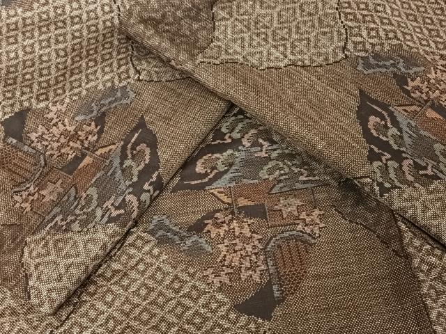 平和屋着物●本場大島紬　9マルキ　よろけ菱風景文　正絹　逸品　AAAW4178np