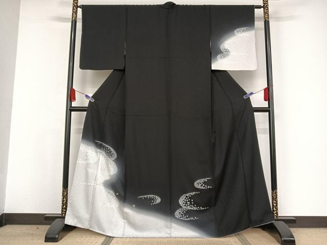 平和屋着物●訪問着　刺繍　舞花文　暈し染め　黒地　正絹　逸品　AAAW4341np
