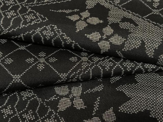 平和屋着物●本場大島紬　カタス9マルキ　草花文　黒地　正絹　逸品　AAAW9094zg